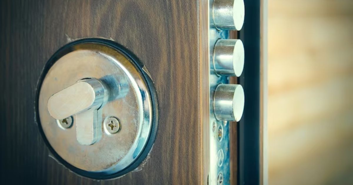How to Change a Commercial Door Lock? Do It in Just Few Steps